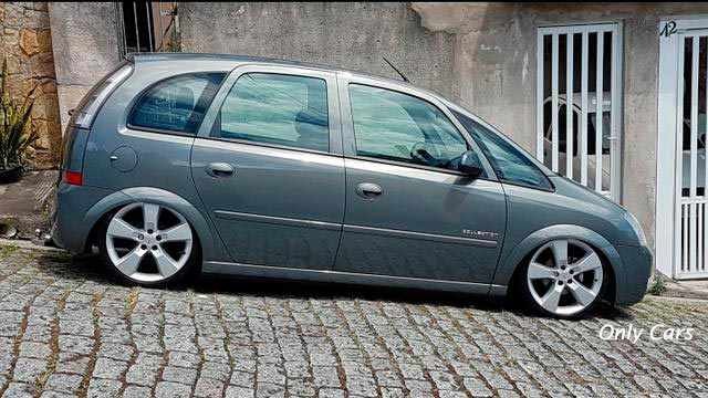 Meriva Rebaixada com Susp. a Ar e Rodas 18" - Only Cars